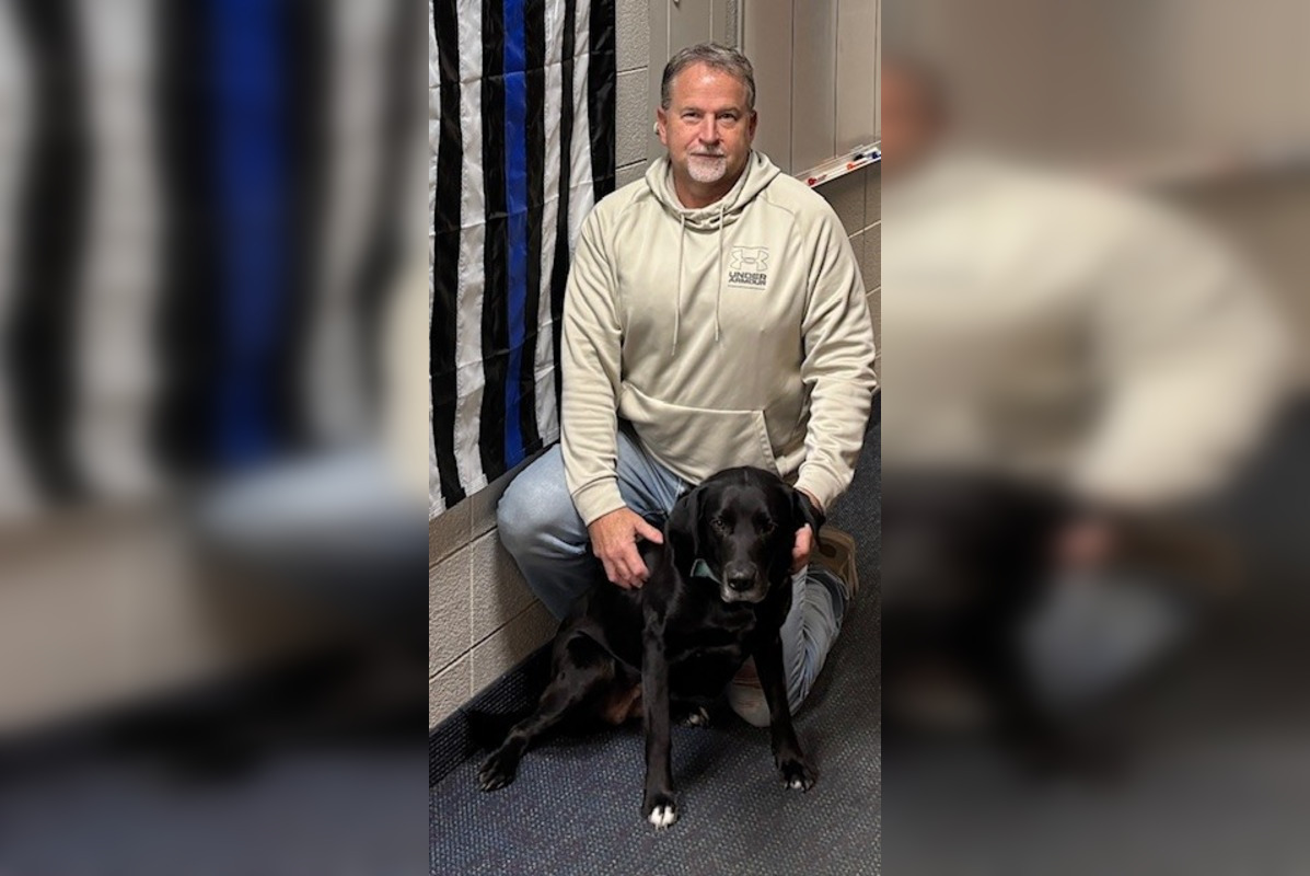 Top Sniffer K9 Maggie and Partner Detective Young Set for Retirement