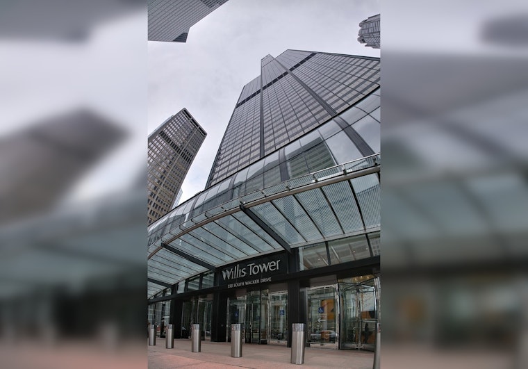 United Flight Attendants Turn Willis Tower Plaza Into Contract