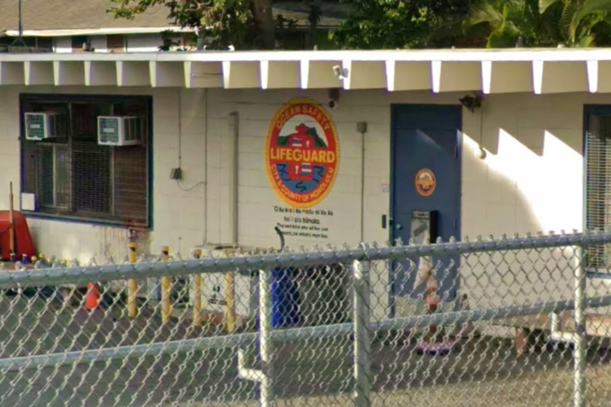 Waimanalo Beach Tragedy As Swimmer Pulled From Water Dies At Hospital