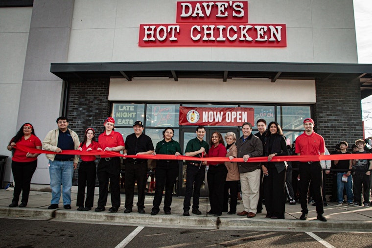 Dave's Hot Chicken Opens At The Commons In Federal Way