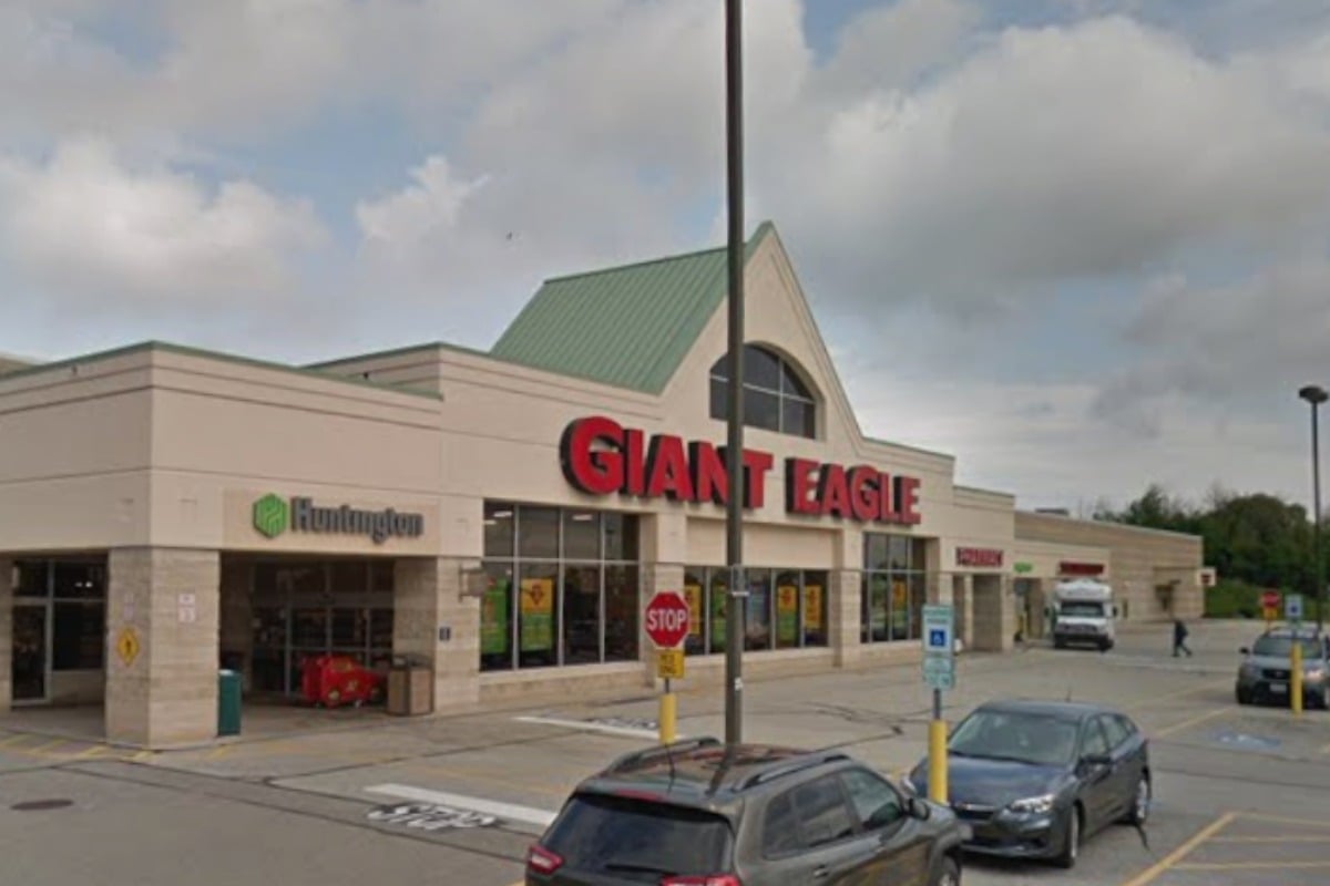 Gas Leak Outside Chardon Giant Eagle Brings Center Street Store To A