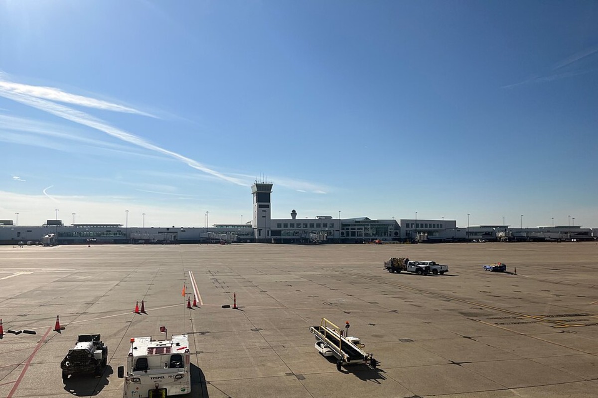 Geese Swarm Amazon Jet, Force White-Knuckle Emergency Landing At CVG