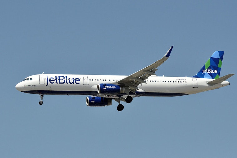 JetBlue Flight Returns to Newark Airport Due to Engine Failure and