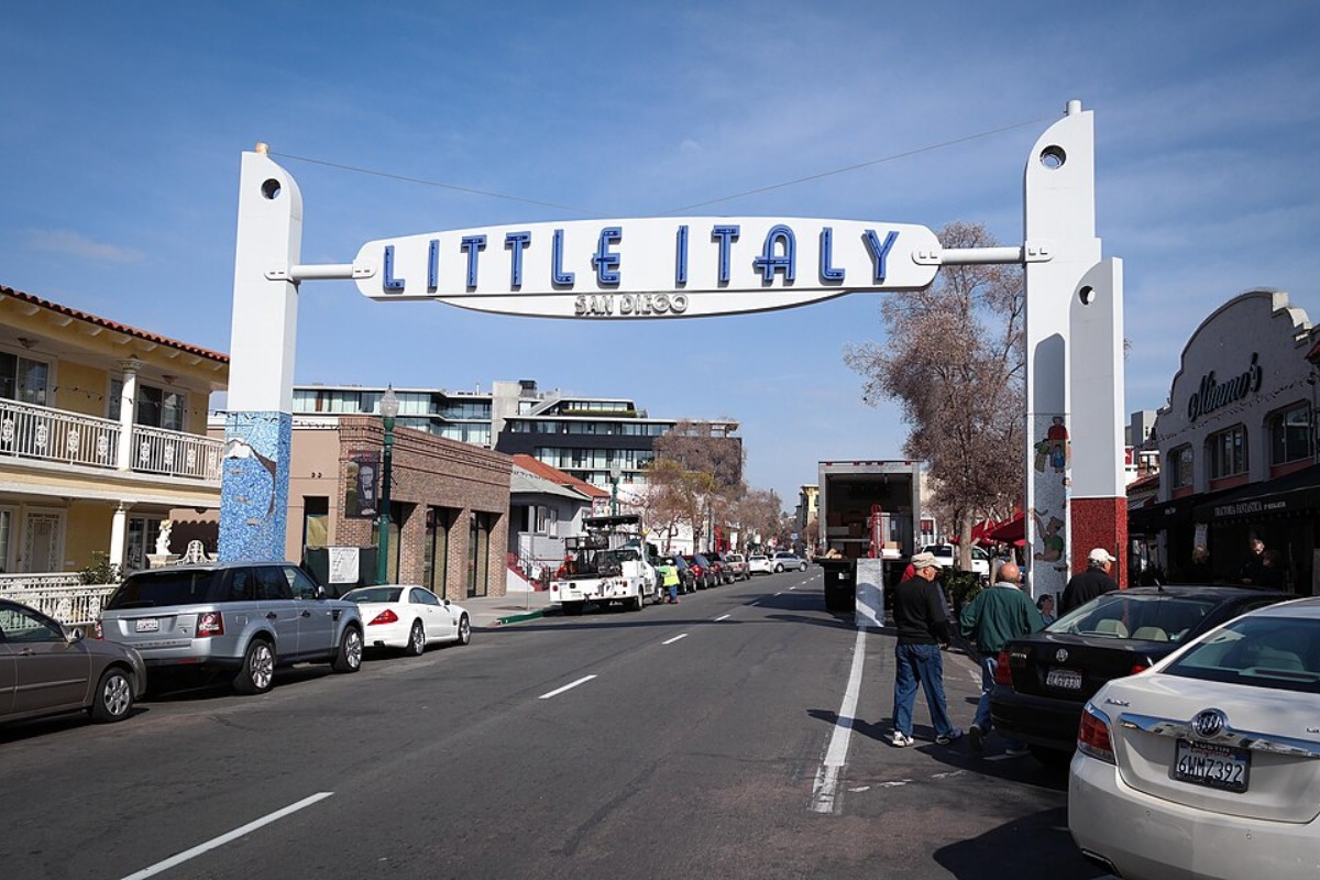 Little Italy Sleep Sanctuary: Restaurateur's Hotel And Bathhouse Aim
