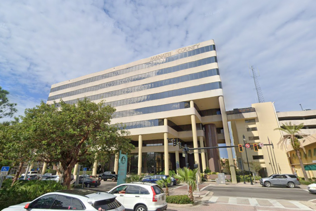 Myakka Stunned as Commissioner Carol Ann Felts Dies Suddenly at 68