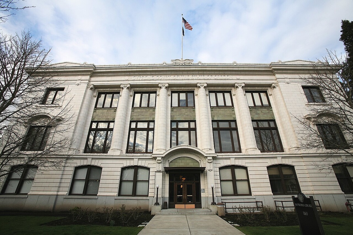 Oregon Supreme Court Sets 60/90‑Day Deadline For Counsel