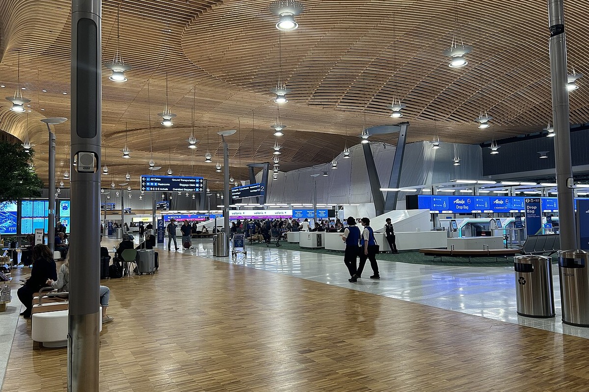 PDX Video Shows Cleaver Passed Through TSA Checkpoint