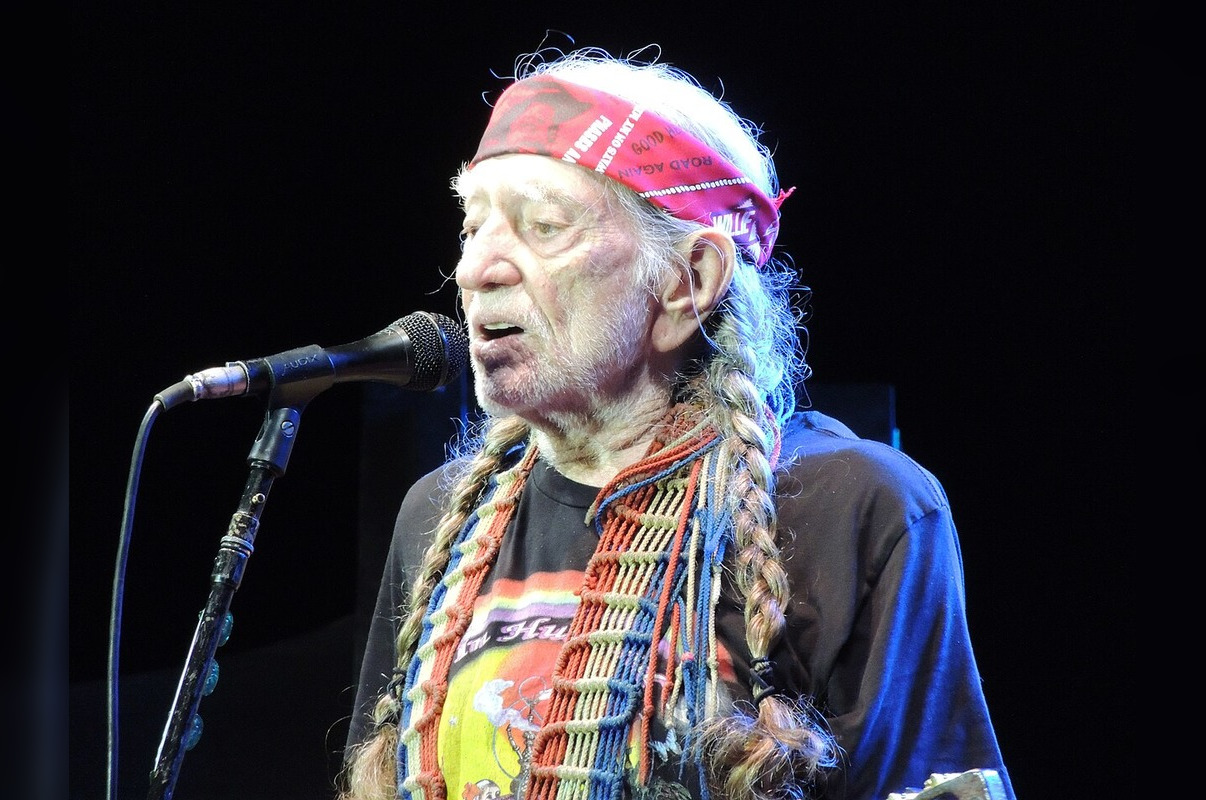 St. Vincent, Lukas Nelson Lead Star Stampede At Willie Nelson’s Luck