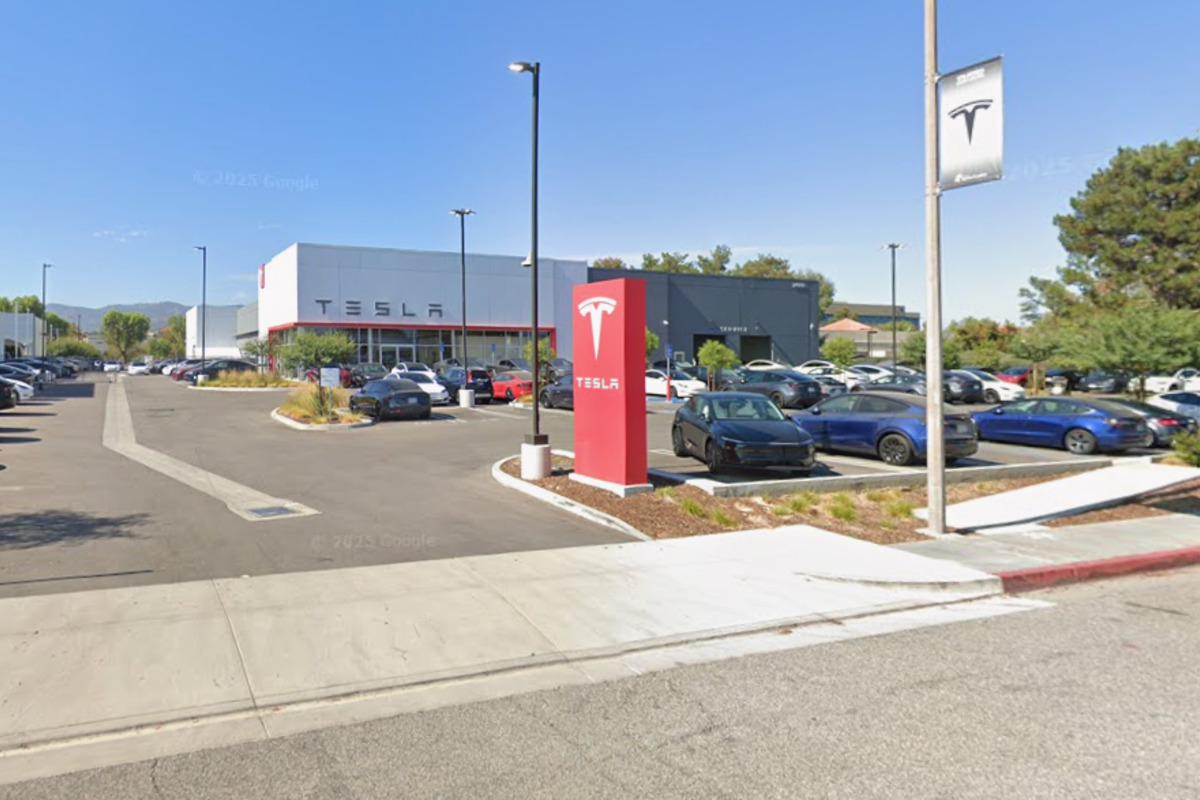Valencia Tesla Dealership Sells For $33 Million To Sukut