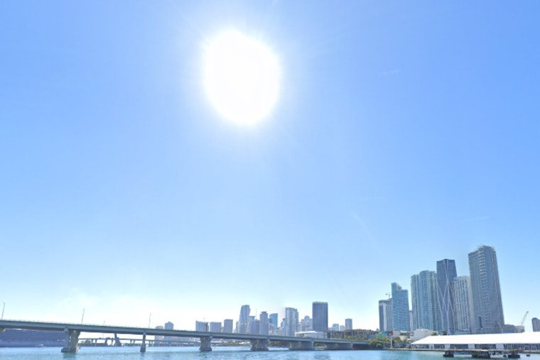 Miami Weather Today: Sunny 76°F, Gusty Sunday Winds