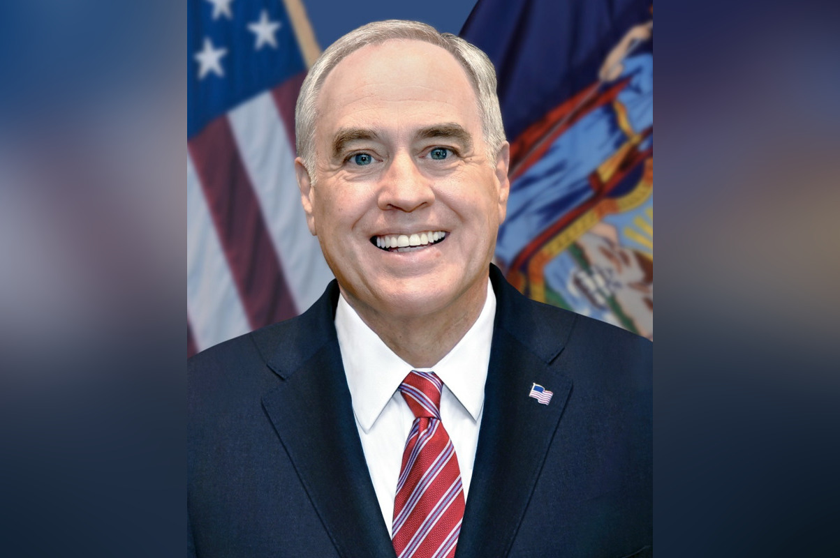 DiNapoli Office Harassment Suit Alleges Lewd Workplace in NYC