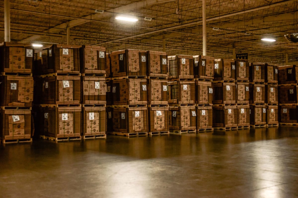 Hood Container Leases Nearly 392K Sq Ft in Chicago