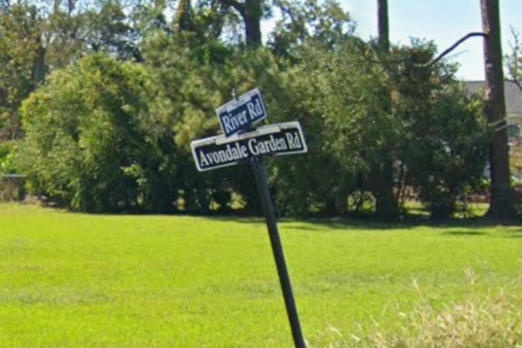 Deadly Head-On Smashup Shuts Down River Road in Avondale