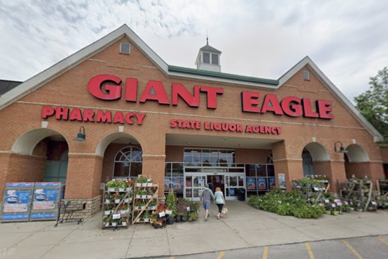 East Broad Giant Eagle Shutters, Leaving Blacklick Shoppers In A Bind