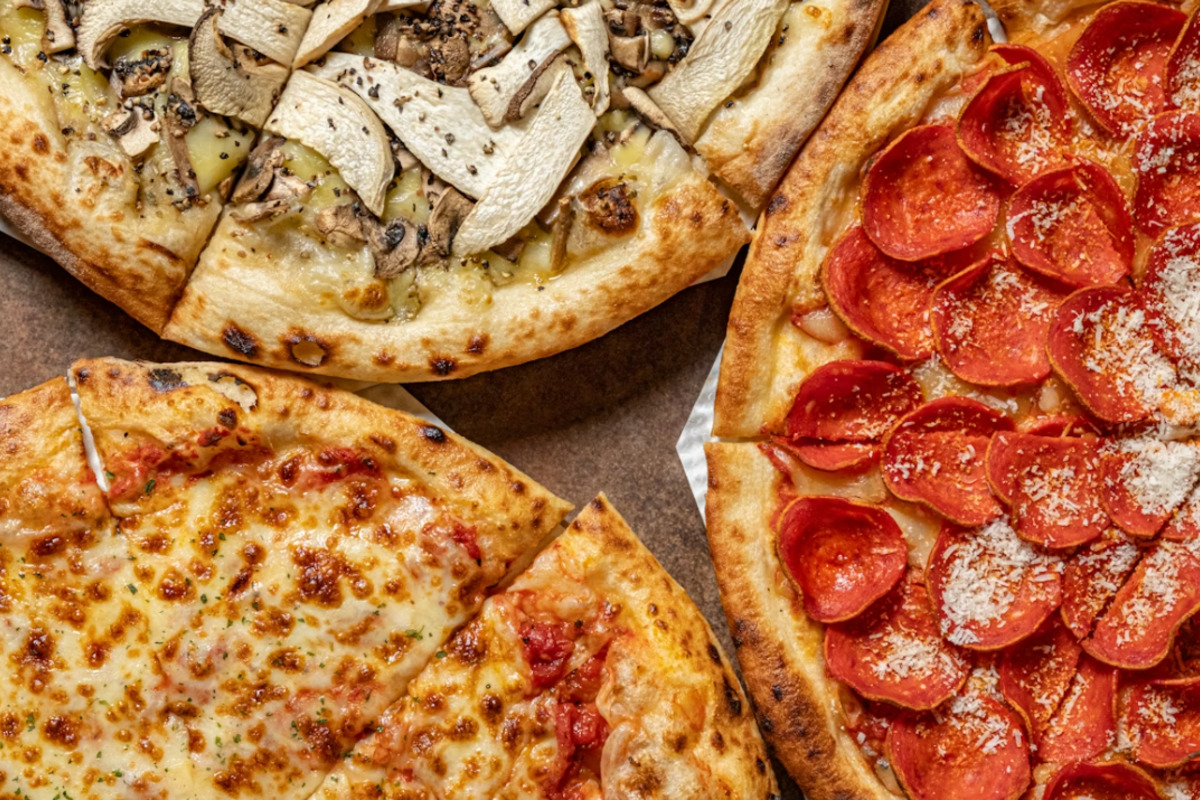 Sama 'Za Opens in Hell's Kitchen With '90s Pizza