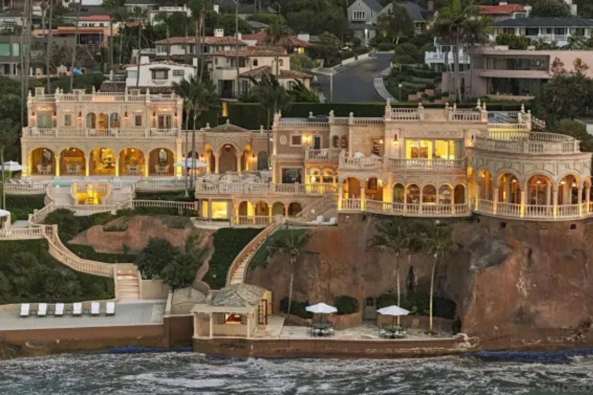 La Jolla ‘Sand Castle’ Palace Takes $15.5 Million Haircut