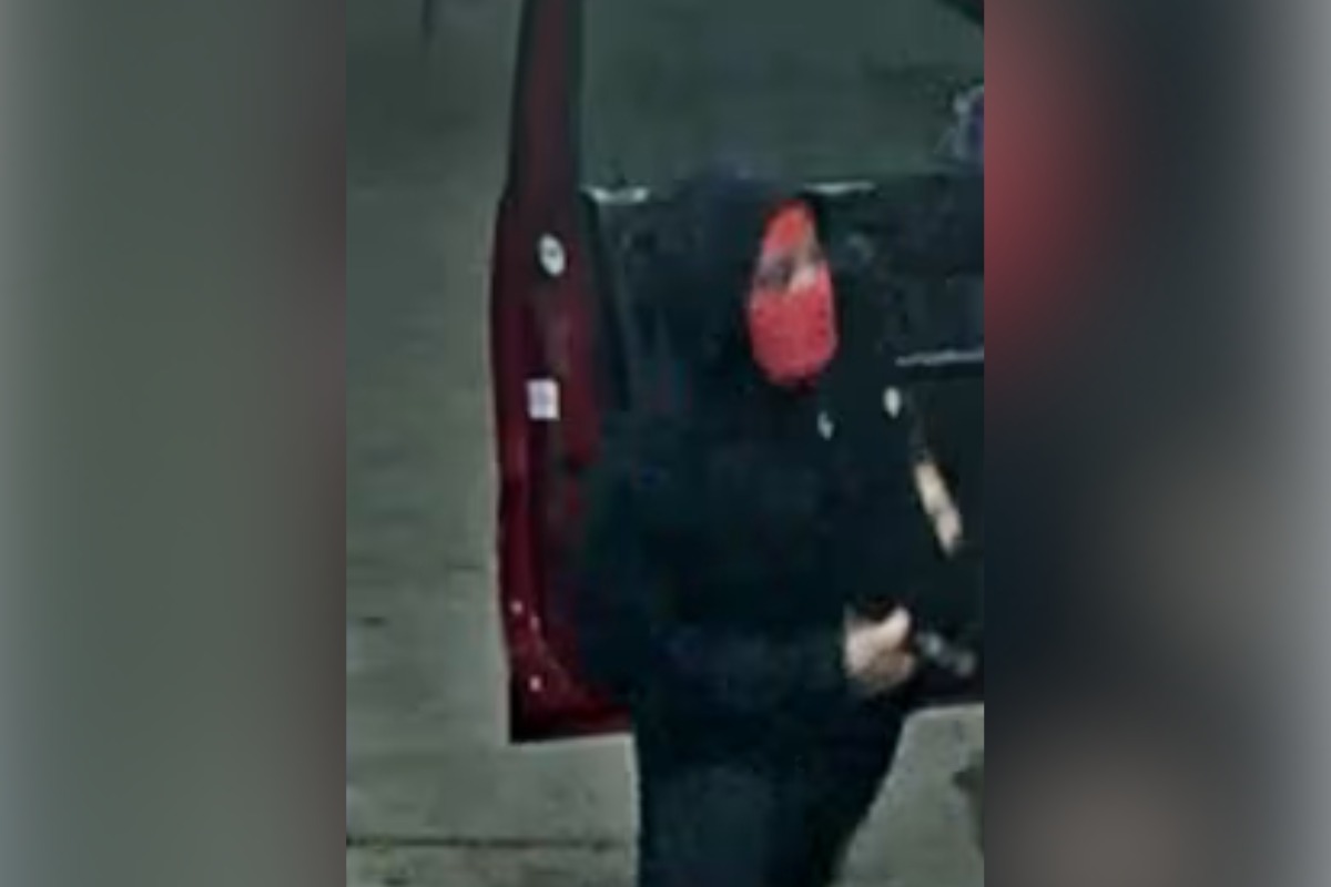 Masked Suspect Rips Man’s Jewelry Outside Detroit Gas Station, Police