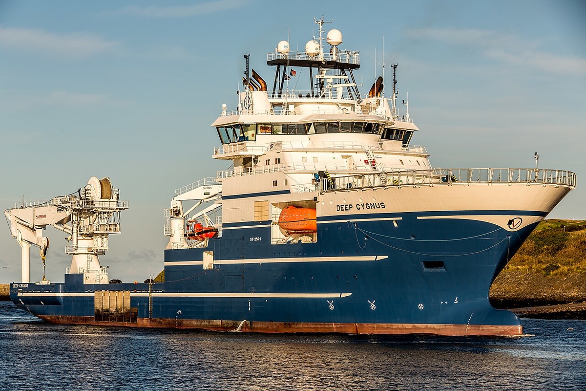 NYPD helicopter rescues man from ship off New York