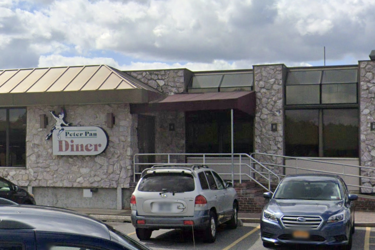 Peter Pan Diner Reopens in Bay Shore After 2024 Fire