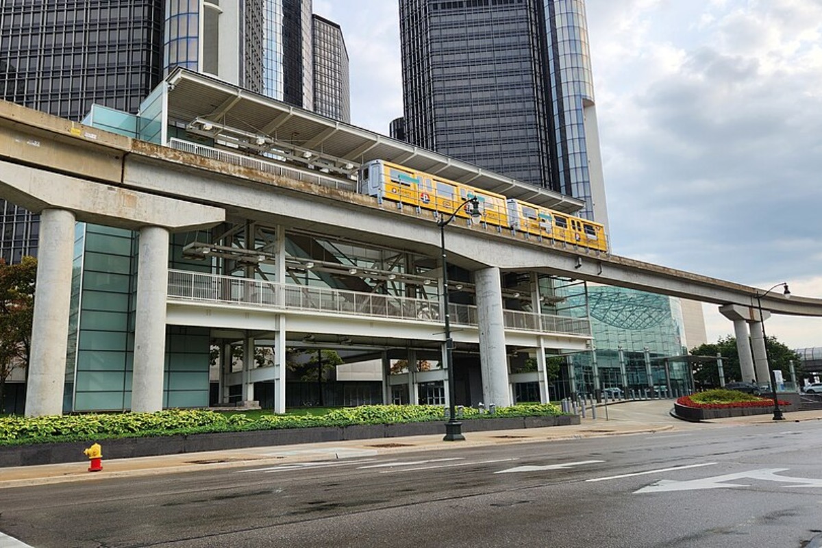 Rogue Metal Rips People Mover Cable, Brings Downtown Detroit Loop to a