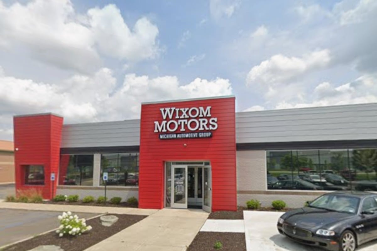 South Lyon Couple Says Wixom Dealer Faked Signature, Left Them With