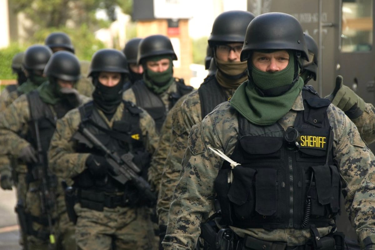 SWAT On Scene At Apartment Complex In West Phoenix