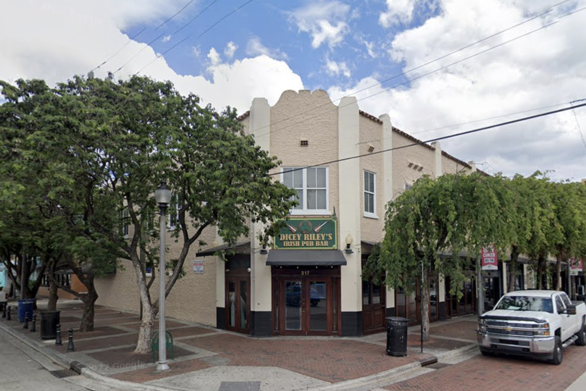 Fort Lauderdale brawl outside Dicey Riley's caught on video