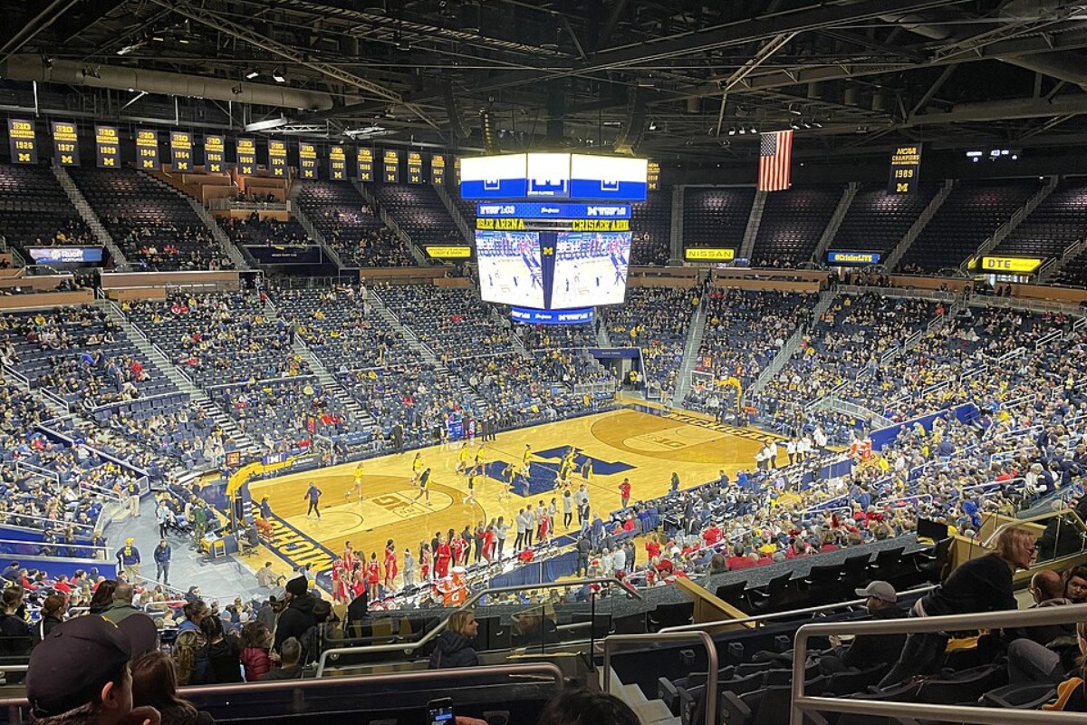 Wolverines Run Wolfpack Out Of Crisler, Storm Into Sweet 16