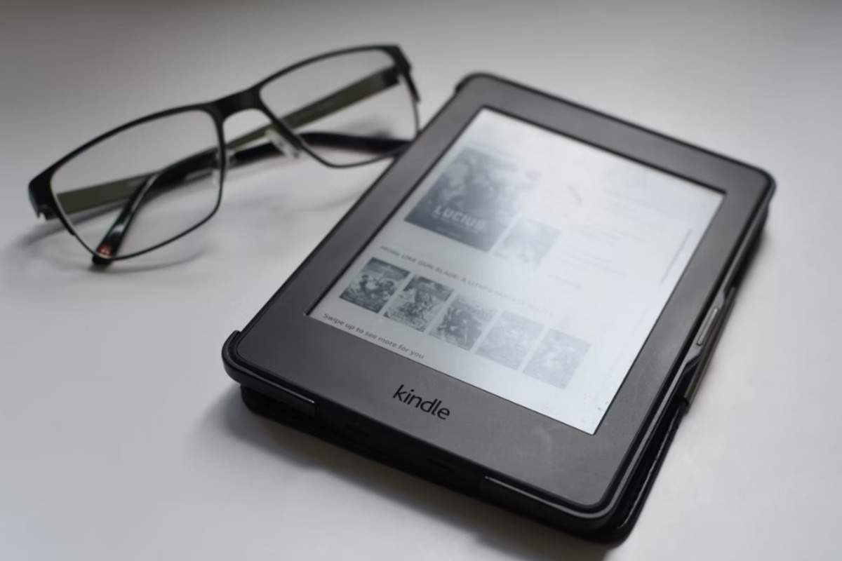 Amazon Cuts Off Kindle Store For Old Devices