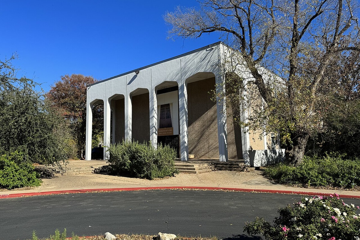 Austin Congregation Beth Israel Vandalized With Antisemitic Graffiti