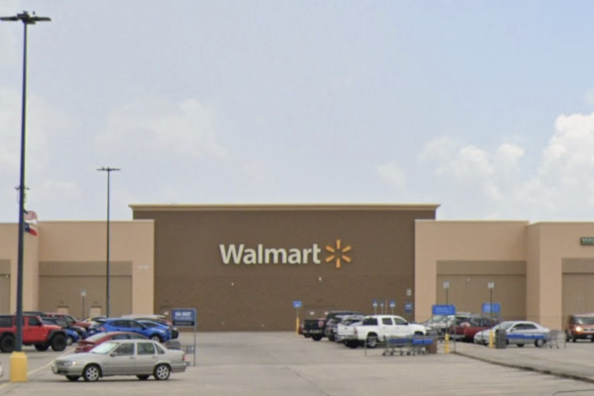 Pearland Walmart Evacuated After Bomb Threat
