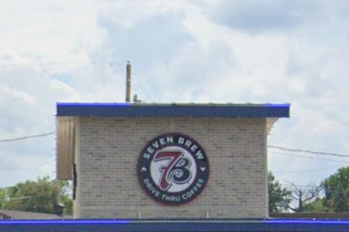 Center Road Caffeine Shake-Up as 7 Brew Drive-Thru Hits Brunswick