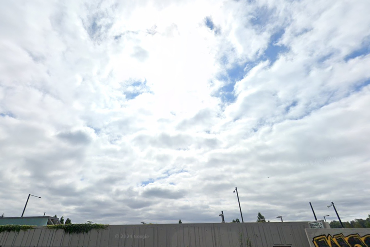 Cloudy Friday Morning, Sunny Weekend Warming For Seattle