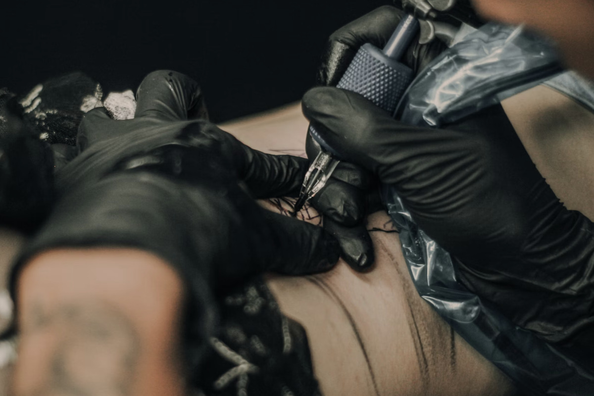 Miami Studio Offers Tattooing Under Anesthesia