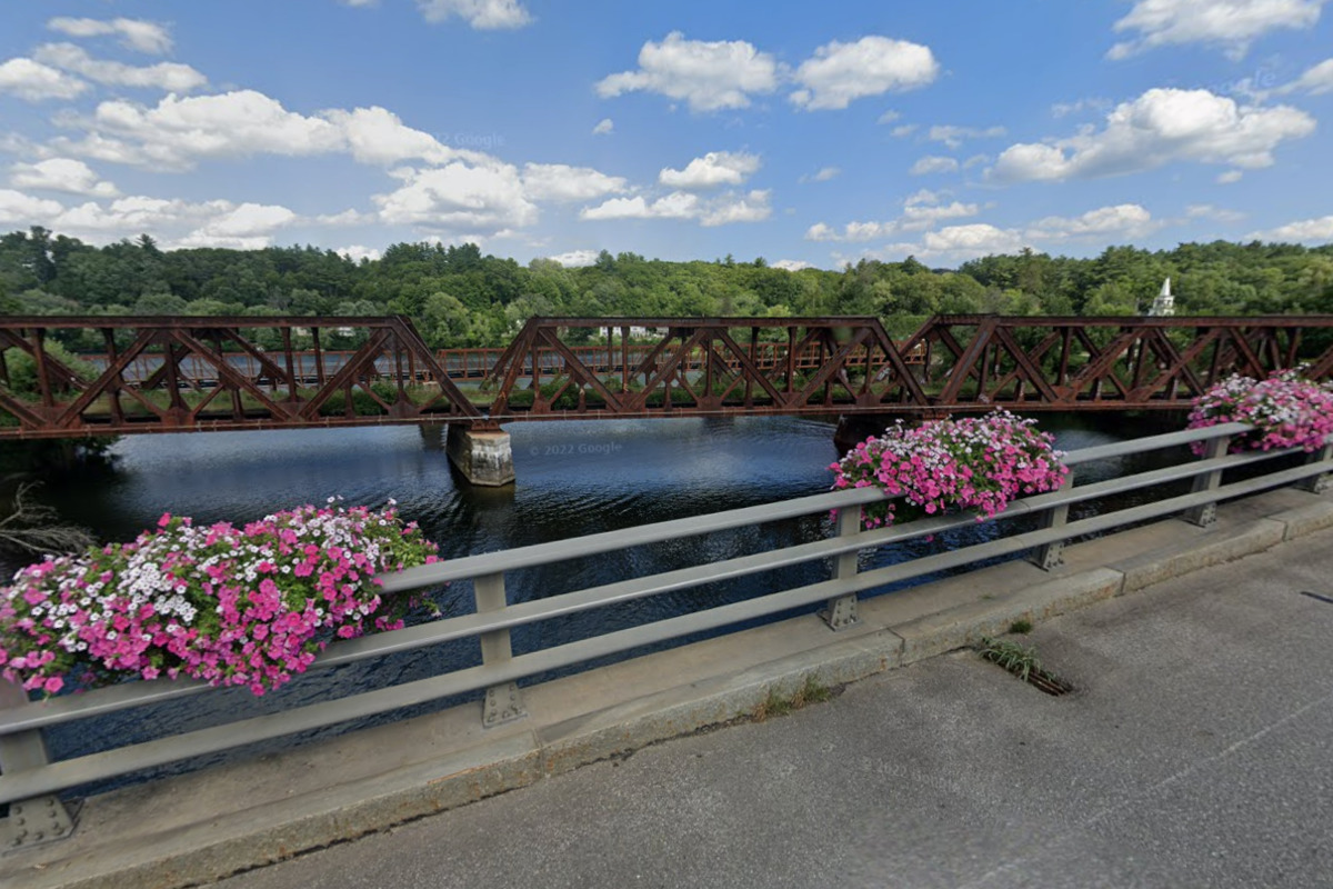 Hooksett man recovered from Merrimack River after bridge fall