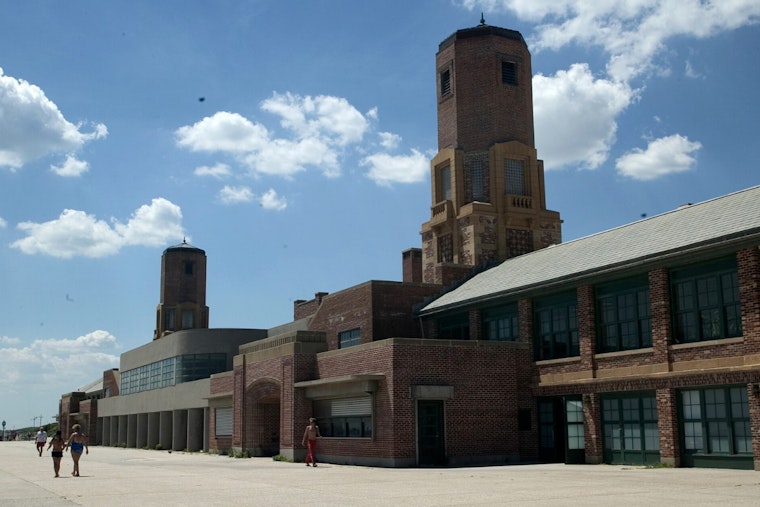 Rockaway Ocean Club Reopens Jacob Riis Bathhouse