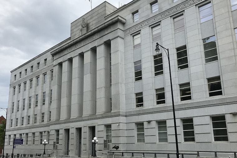 At Charlotte Bakery Stop, Justice Earls Presses High Court To Nix