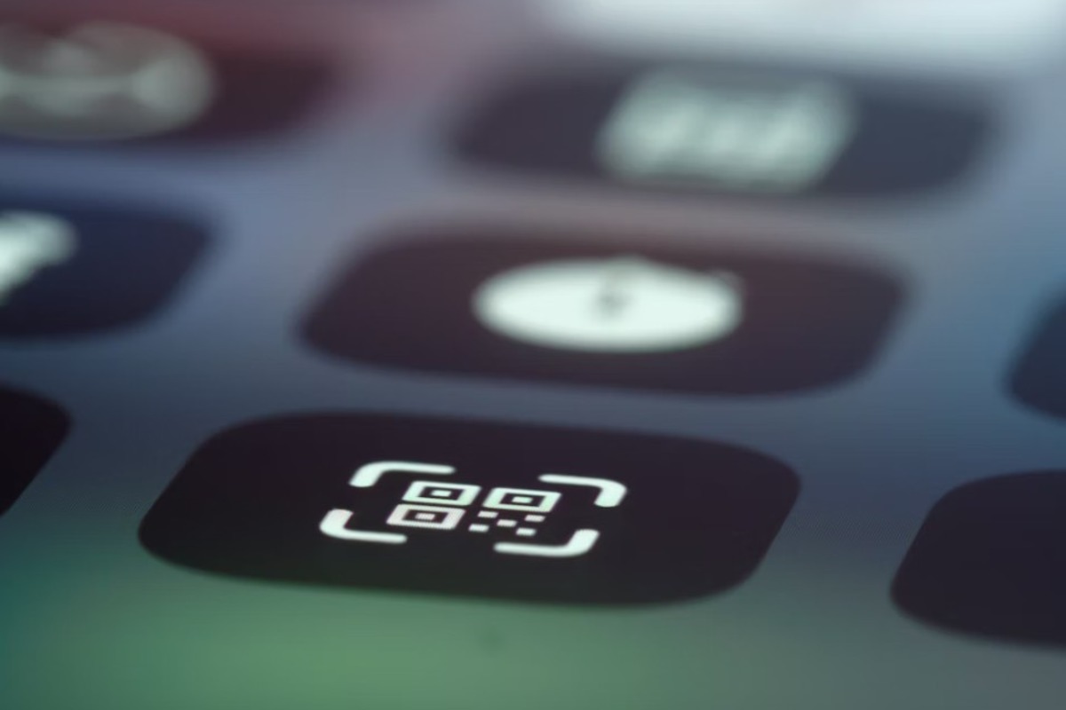 Creepy QR Code Mailer Rattles Jacksonville Block, Sparks Scam Alert