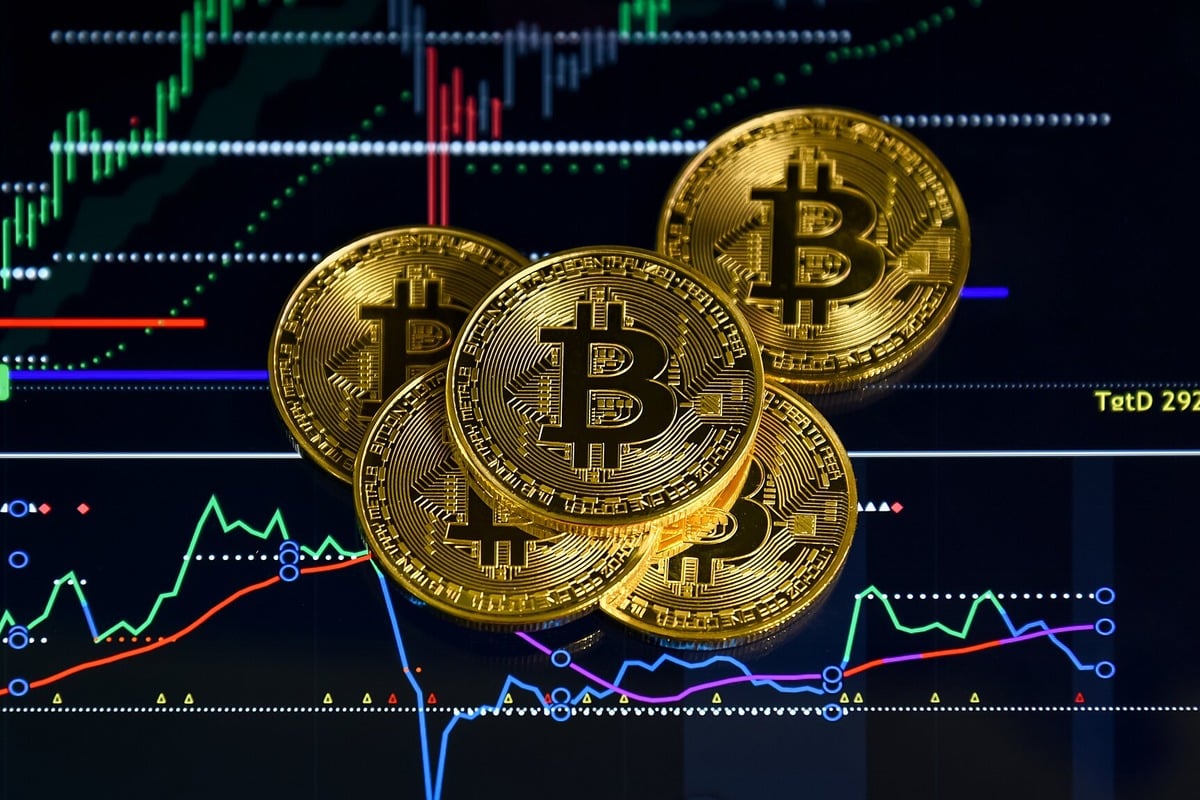 Crestwood Clerk, Cop Tag-Team To Kill $7K Bitcoin Scam
