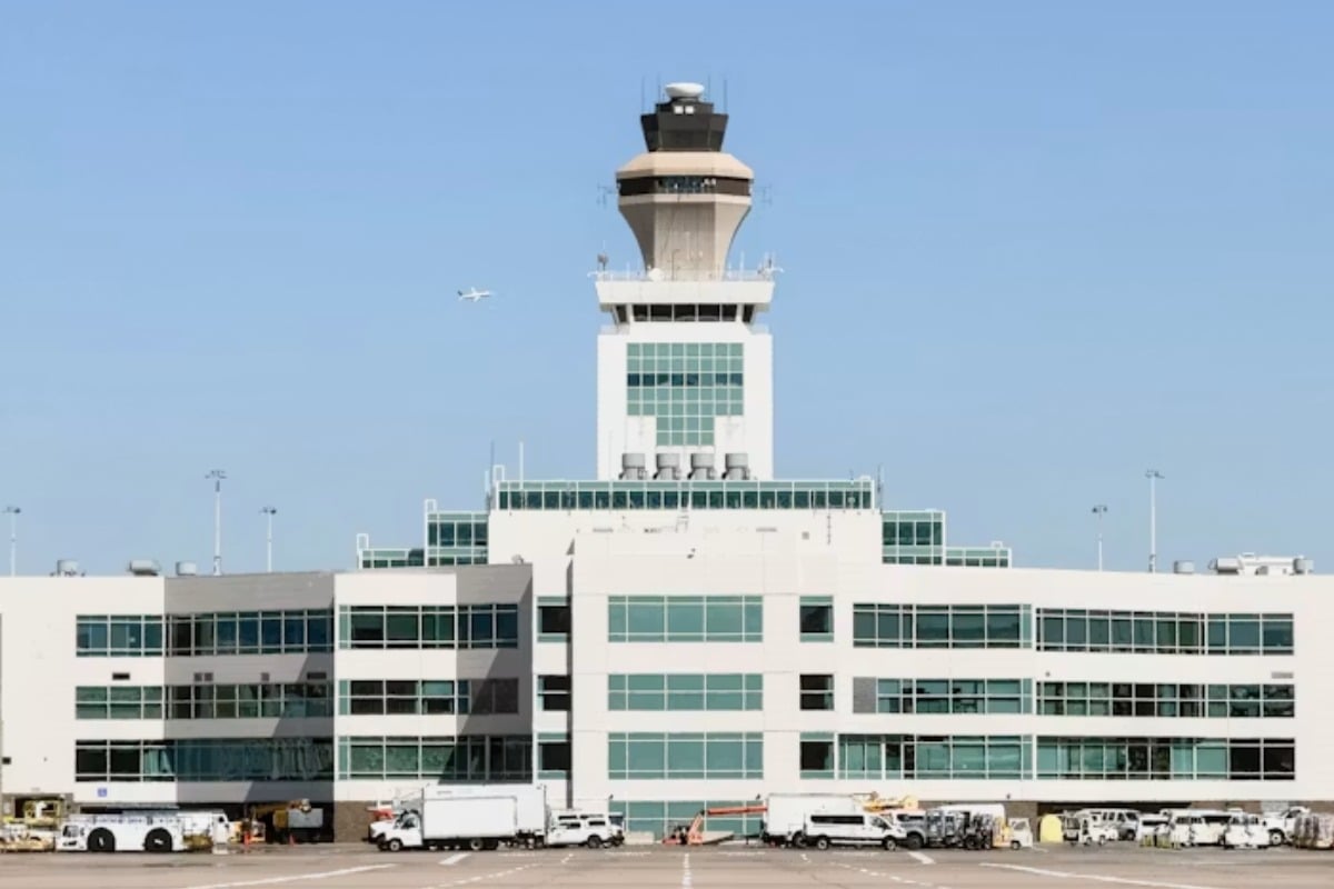 DIA Dusts Off Secret Tunnel to Keep Fliers Moving