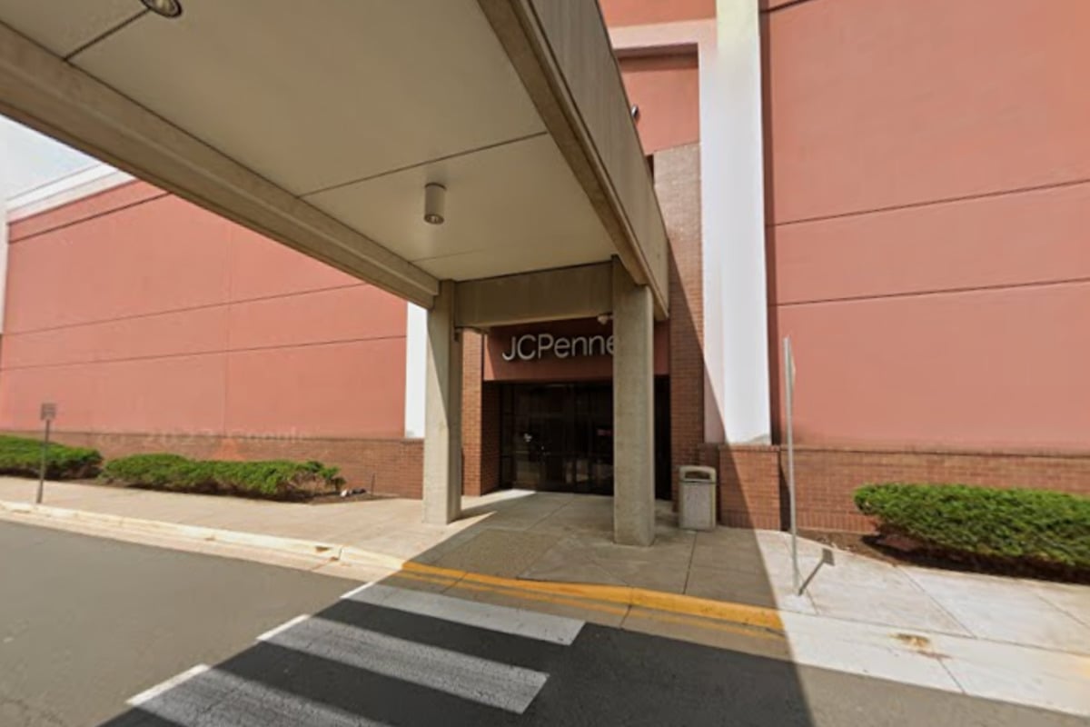 Dulles Owner Buys Fair Oaks JCPenney Building For $8M