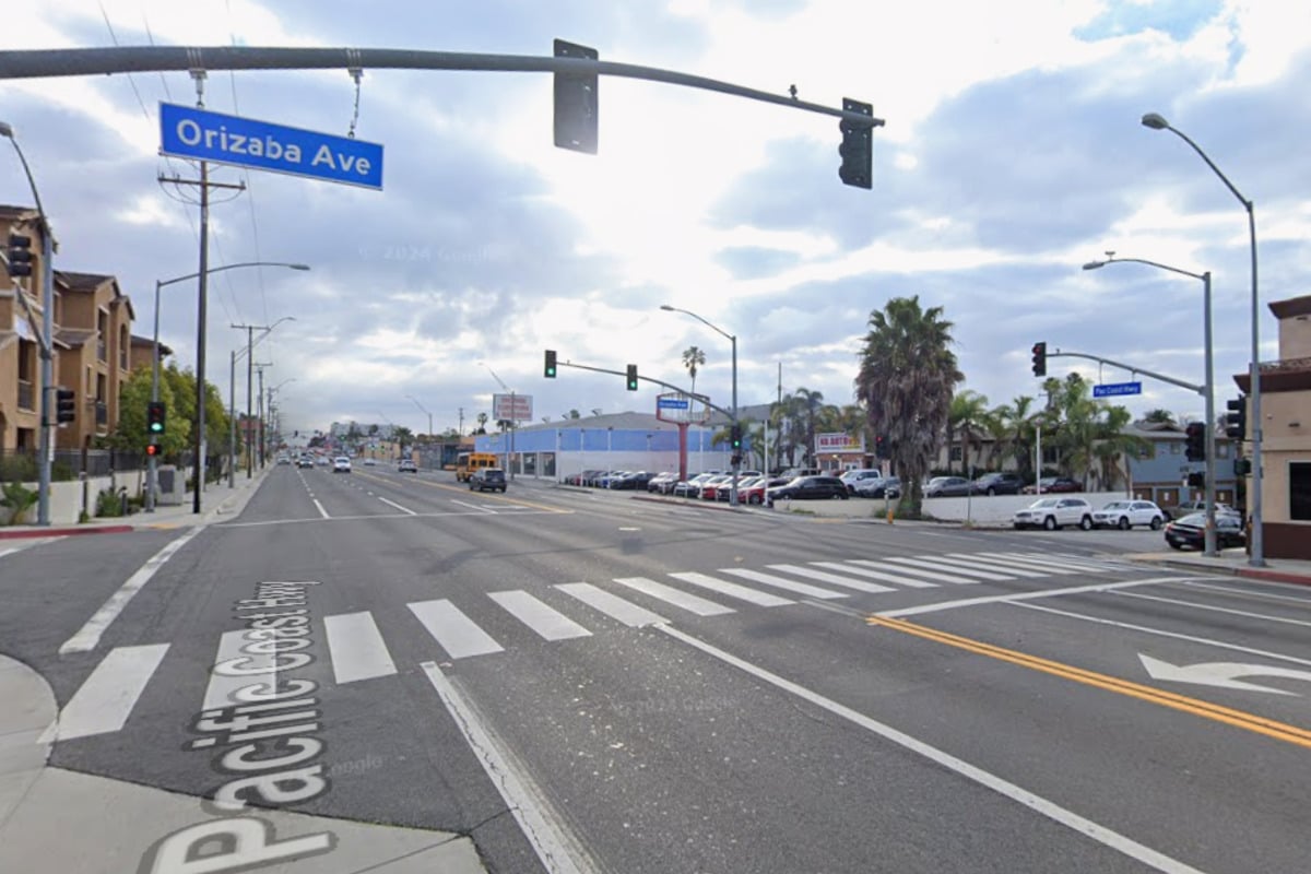 PCH Food Park Brings Food Trucks To Long Beach
