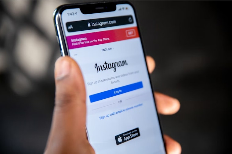 Instagram Yanks DM Encryption, Tells Users To Grab Chats While They