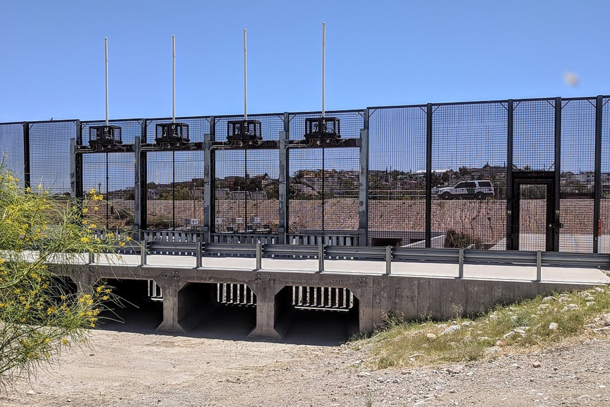 Judge Questions Texas Border Law in Austin Hearing
