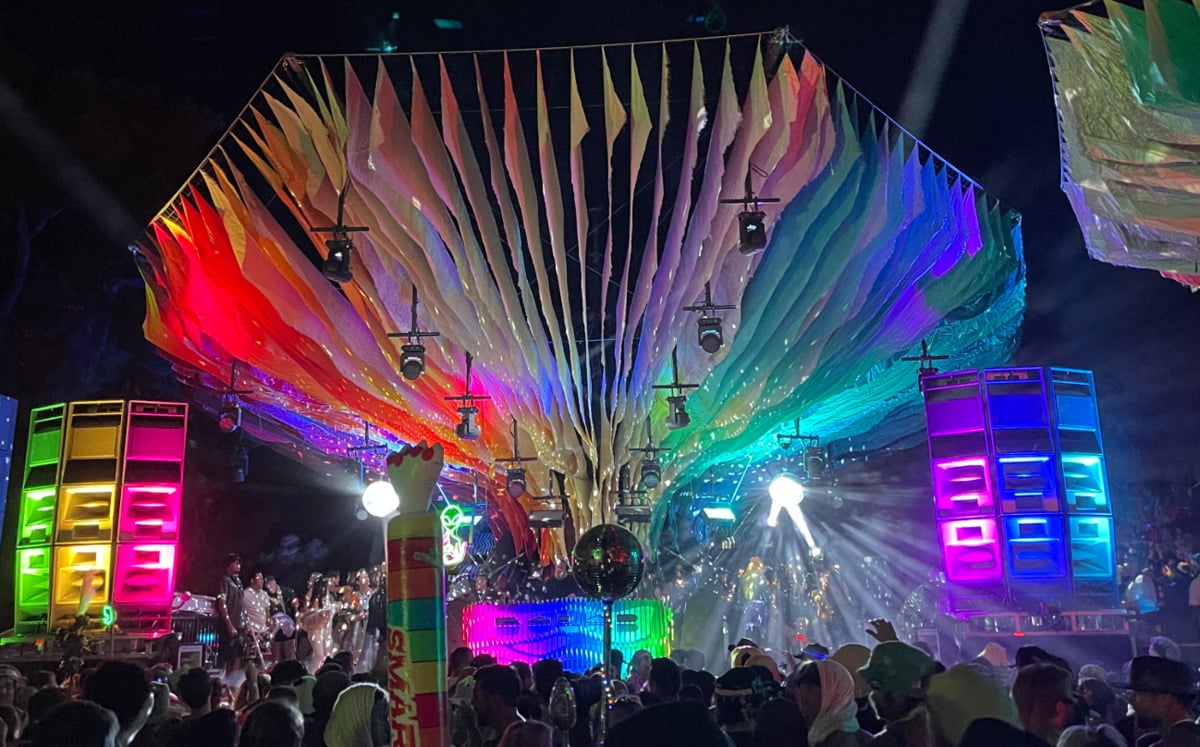 Lightning In A Bottle Brings Thousands To Kern County