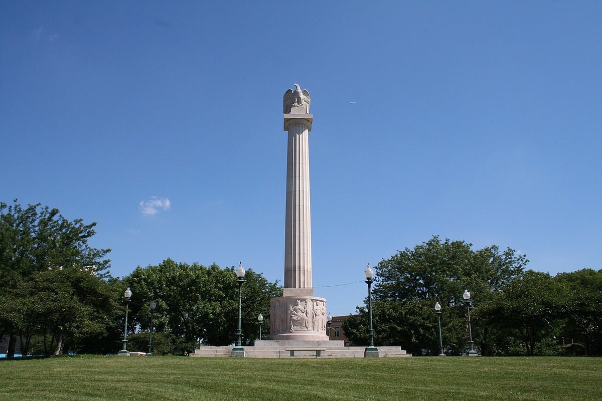 Logan Square Arts Fest Returns June 26–28 in Chicago