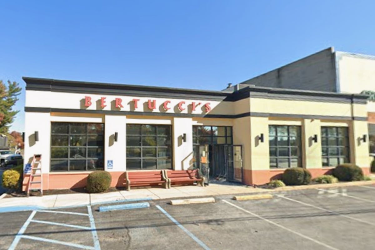 Martini & Roz Replaces Testa Rossa At Wayne Bertucci's Site