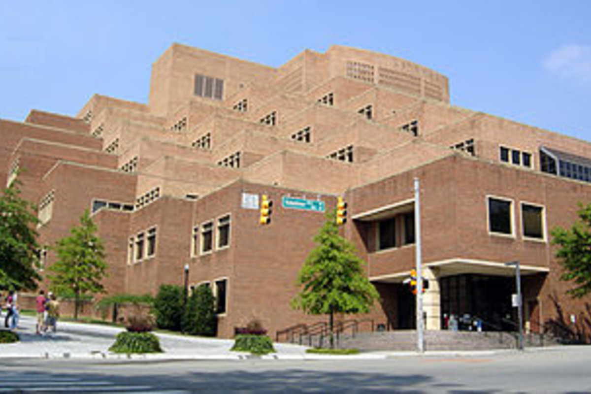McCarthy Mania Hits Knoxville As UT Hauls In 18,000 Books