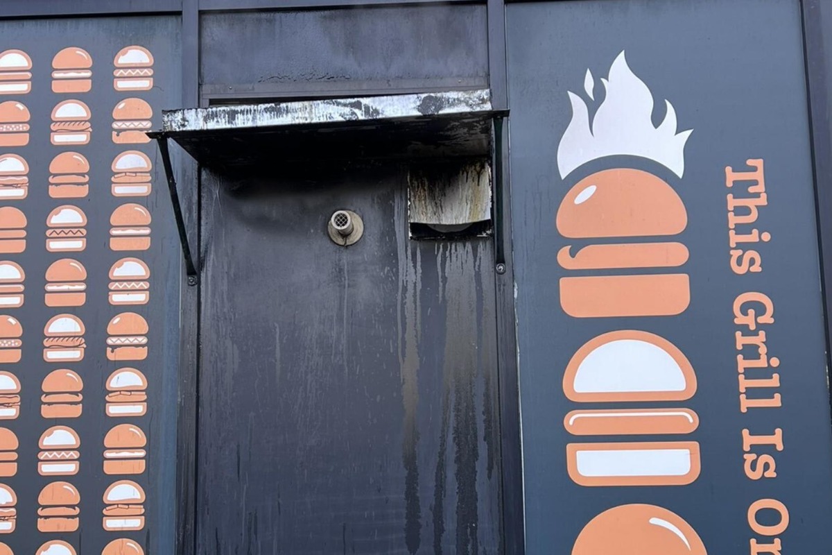 Morning Blaze Shutters BurgerIM on Euclid, Snarls Traffic in