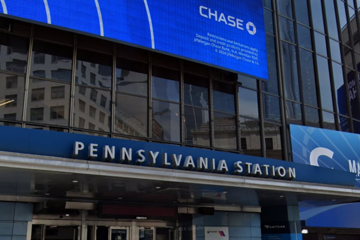 Penn Station Feeder Fire Chokes LIRR, Packs Platforms With Stranded